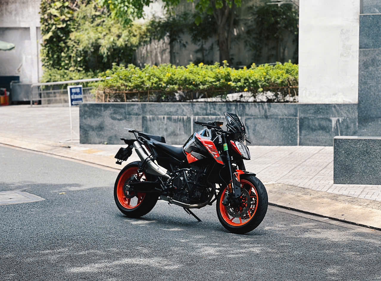 728 . KTM 790 Duke model 2021