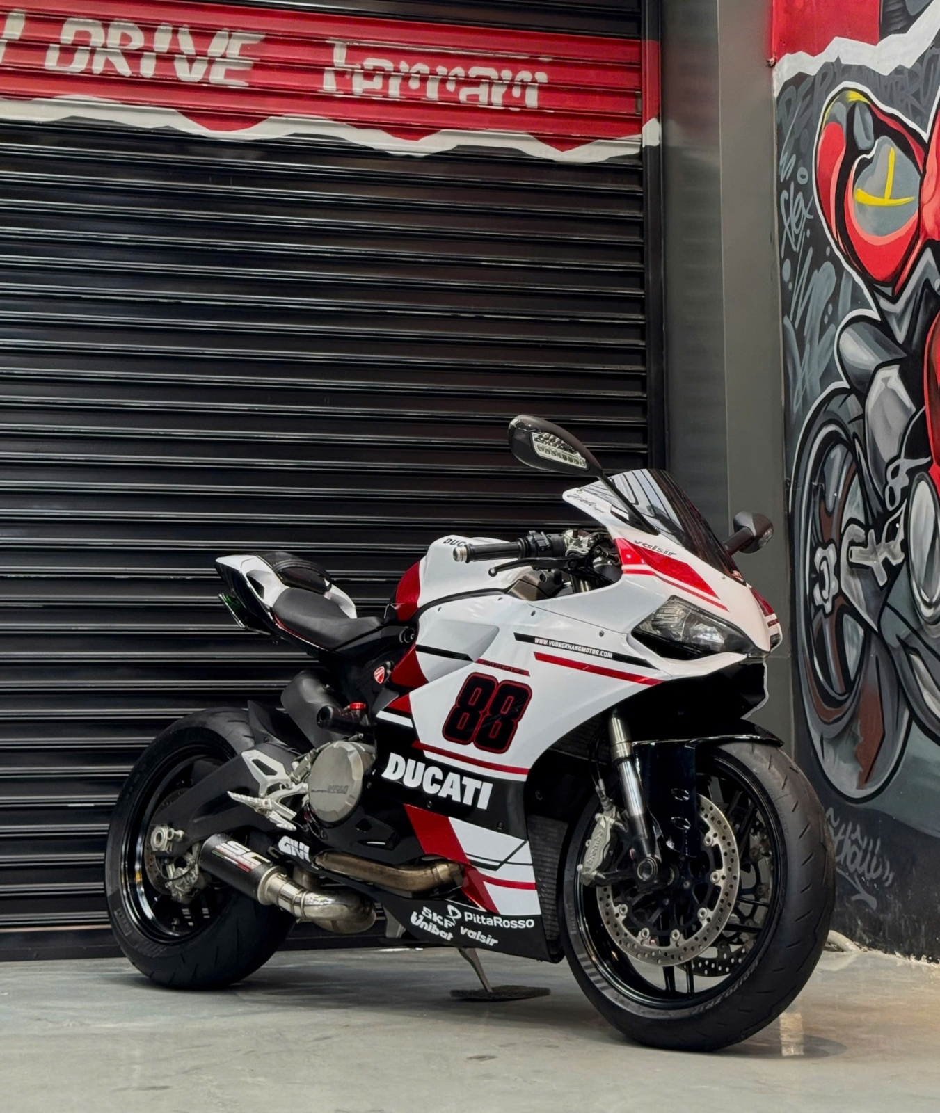 772 . Ducati Panigale 899 Model 2015