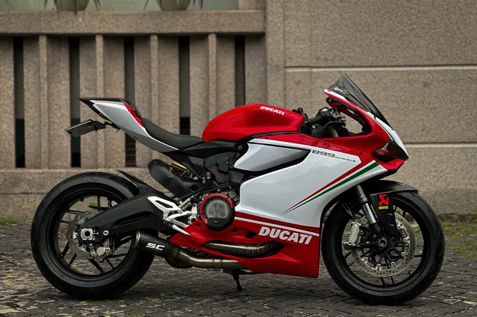 824 . Ducati Panigale 899 Model 2015