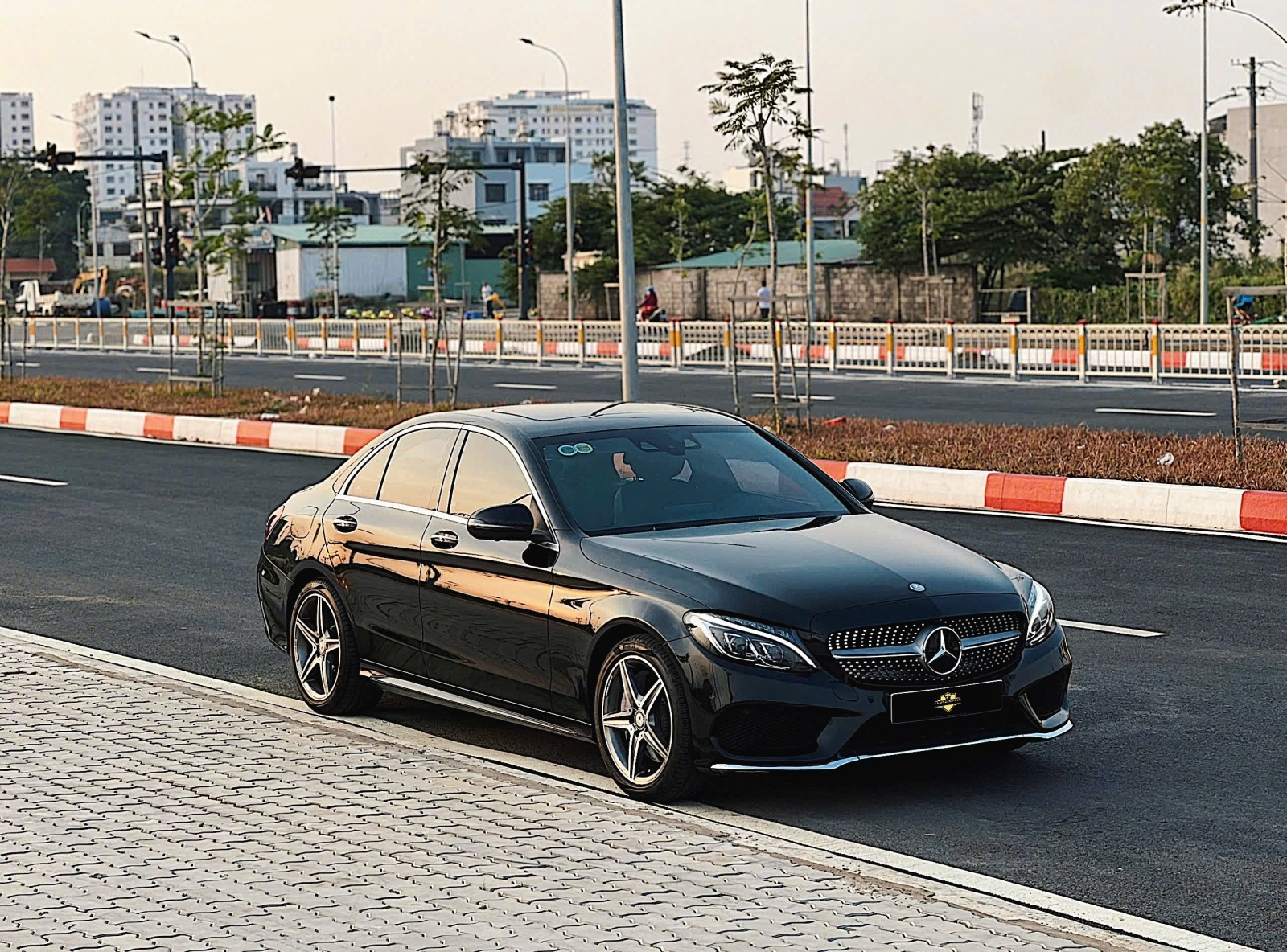 226 . Mercedes C300 model 2016