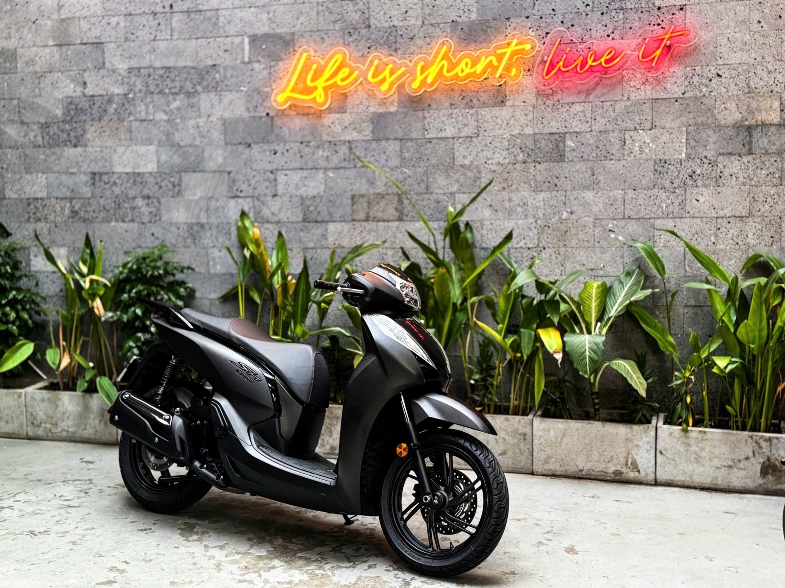 175 . Honda SH 300i model 2017 [upgrade total black 2021 cực chất]