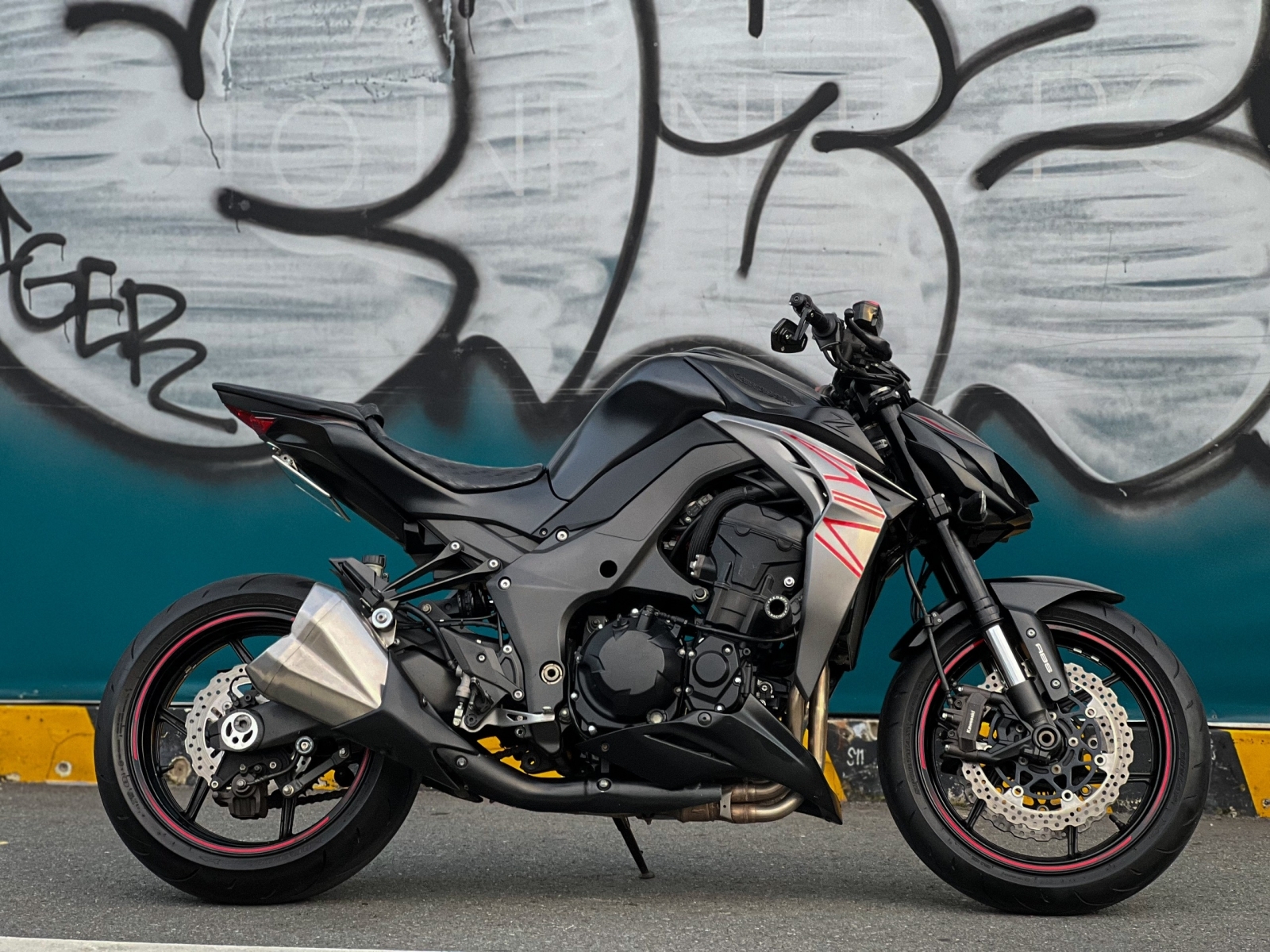 487 . Kawasaki Z1000 ABS model 2019