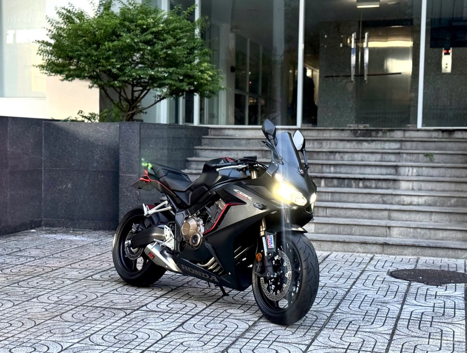 804 . Honda CBR650R MODEL 2020