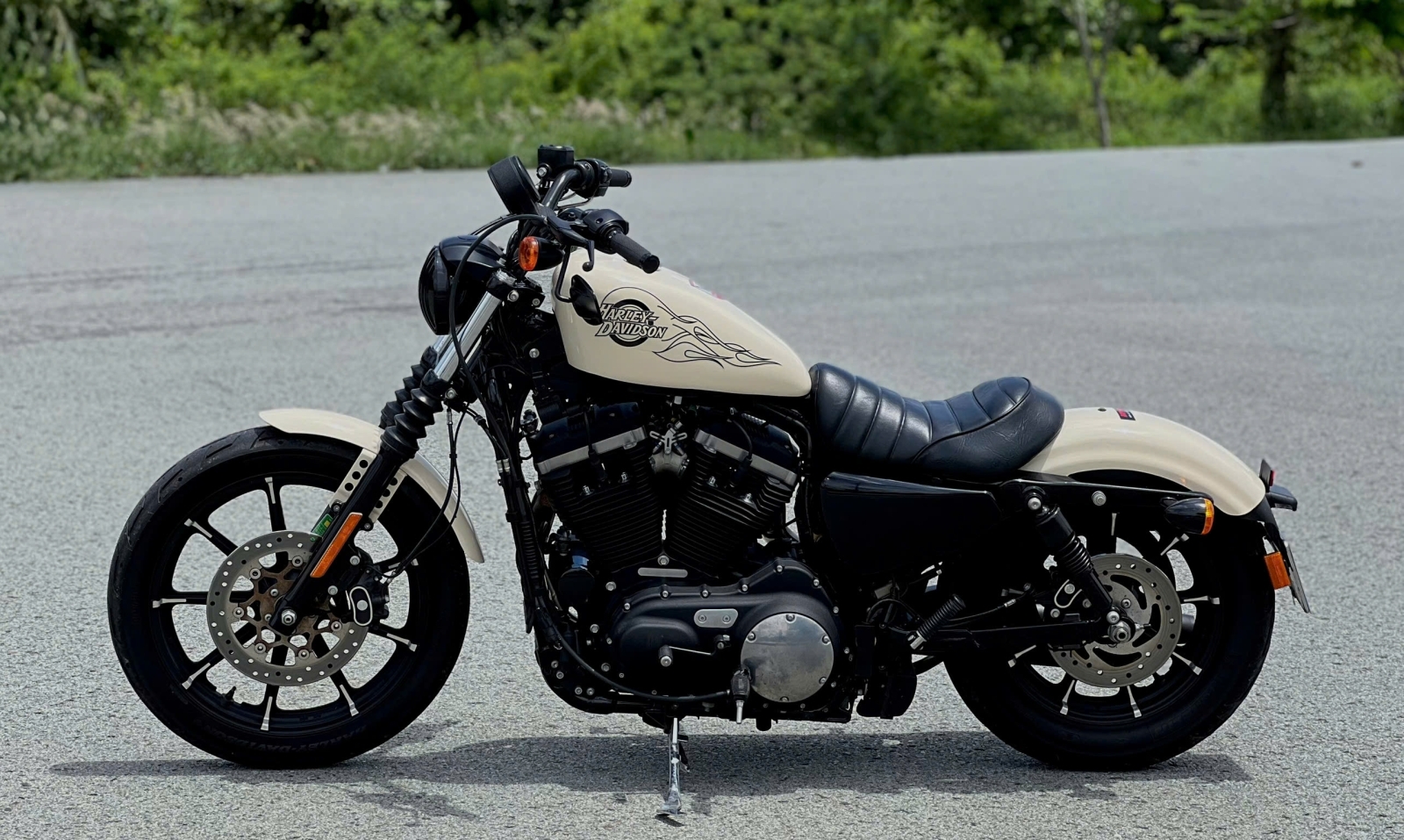 734 . HARLEY DAVIDSON IRON 883 MODEL 2020